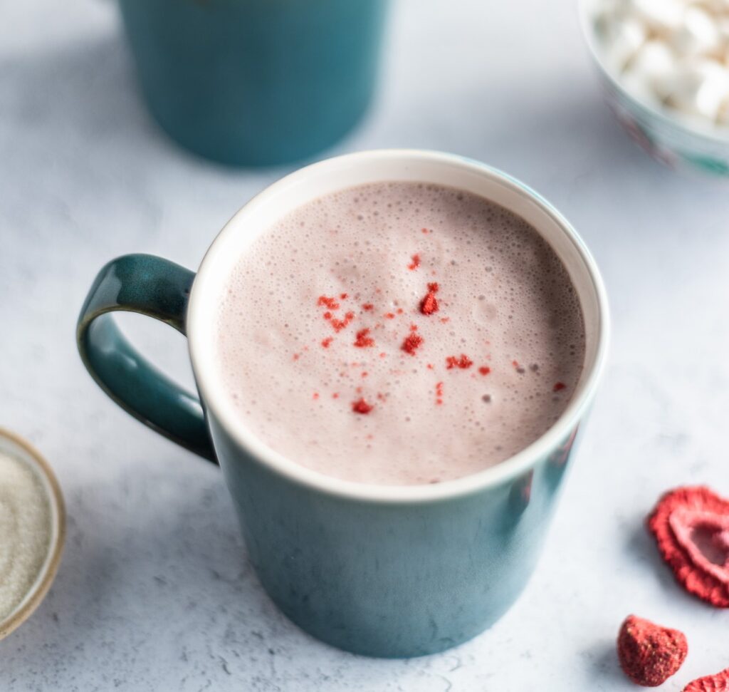 Cropped cup strawberry milk - Veg Girl RD
